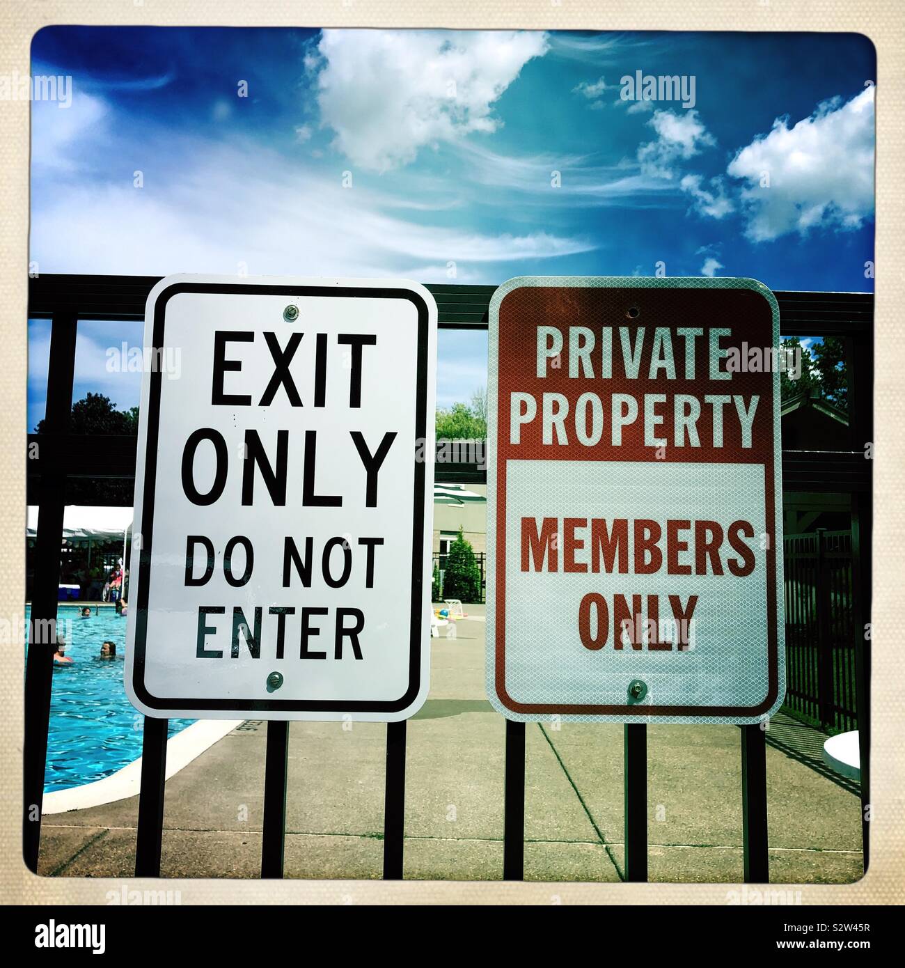 Members Only Sign High Resolution Stock Photography and Images - Alamy