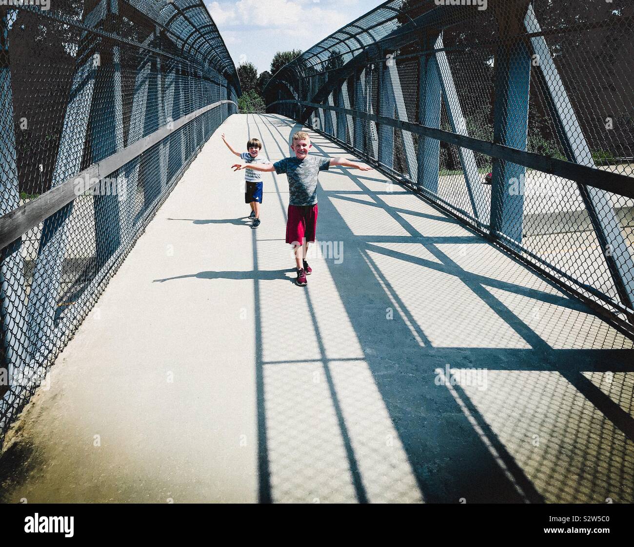 Tight rope walk hi-res stock photography and images - Alamy