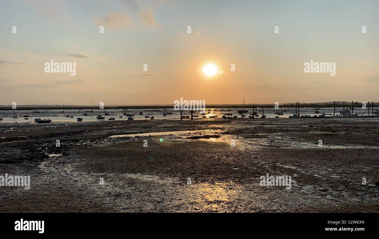 Sundown with boats hi-res stock photography and images - Alamy
