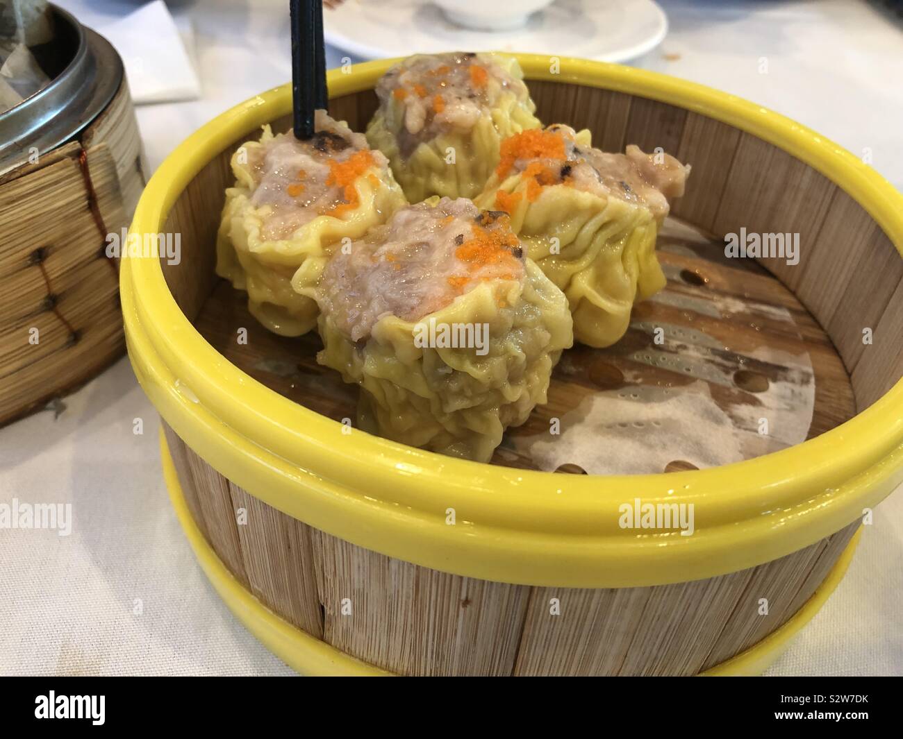 Dim sum and siu mai hi-res stock photography and images - Alamy
