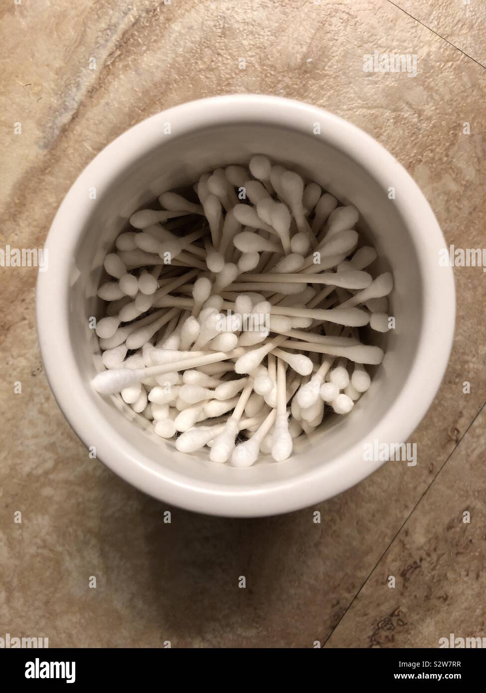 Q tips hi-res stock photography and images - Alamy