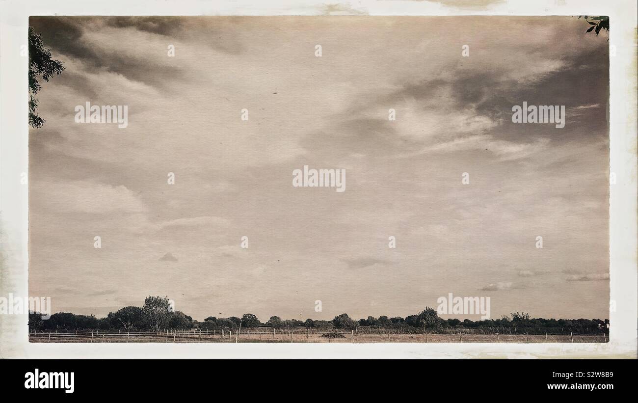 Sky with low horizon Stock Photo - Alamy