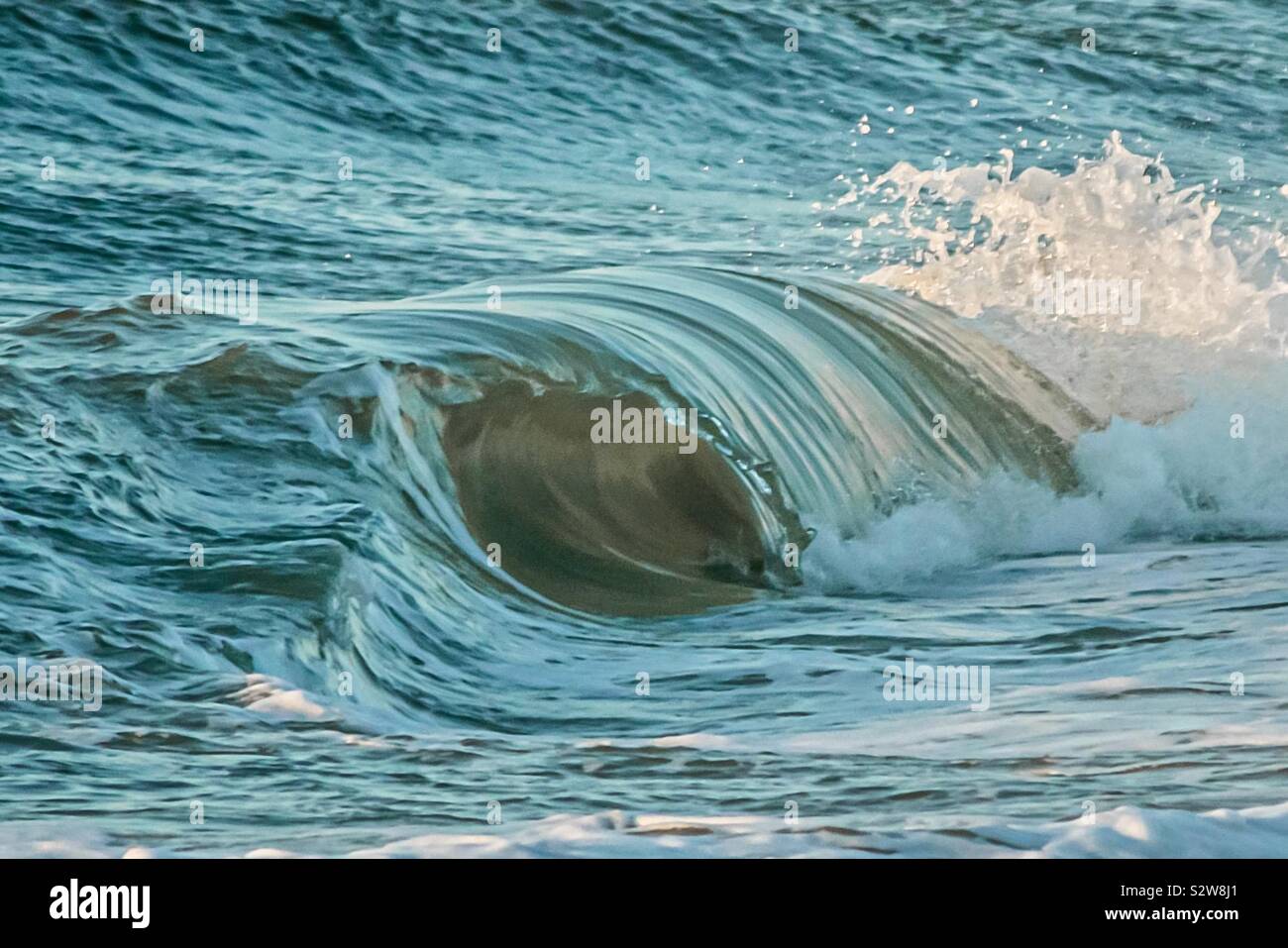 Tubular wave hi-res stock photography and images - Alamy