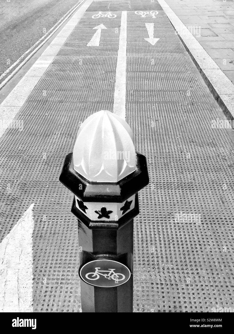 Bollard Lane High Resolution Stock Photography and Images - Alamy