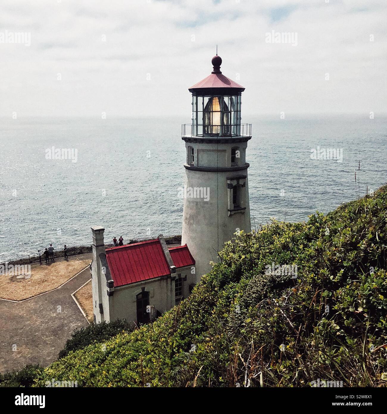 Heceta Head lighthouse on Oregon coast of Pacific Ocean Stock Photo - Alamy