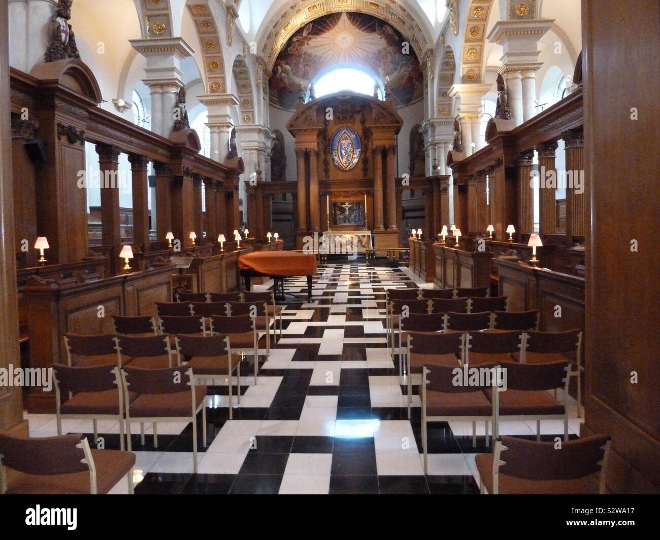 St. bride’s church hi-res stock photography and images - Alamy