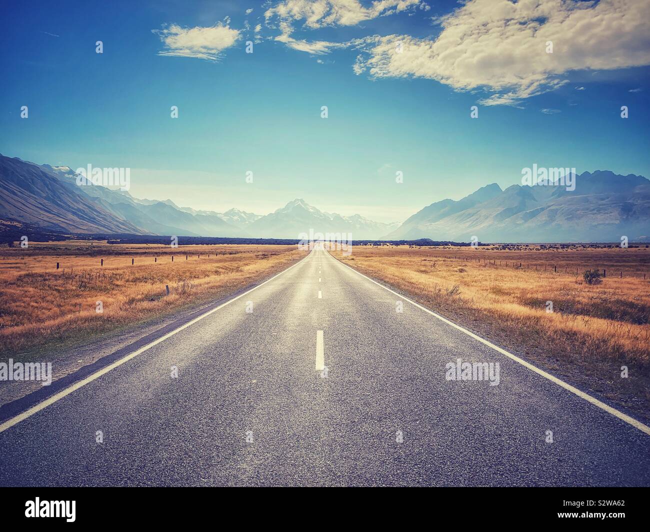 The road to Mount Cook Stock Photo - Alamy
