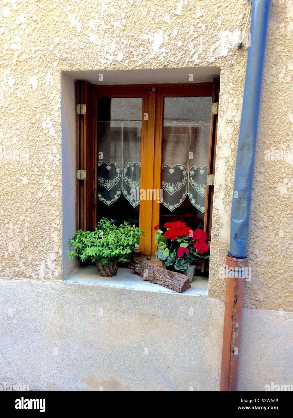 Pretty window hi-res stock photography and images - Alamy