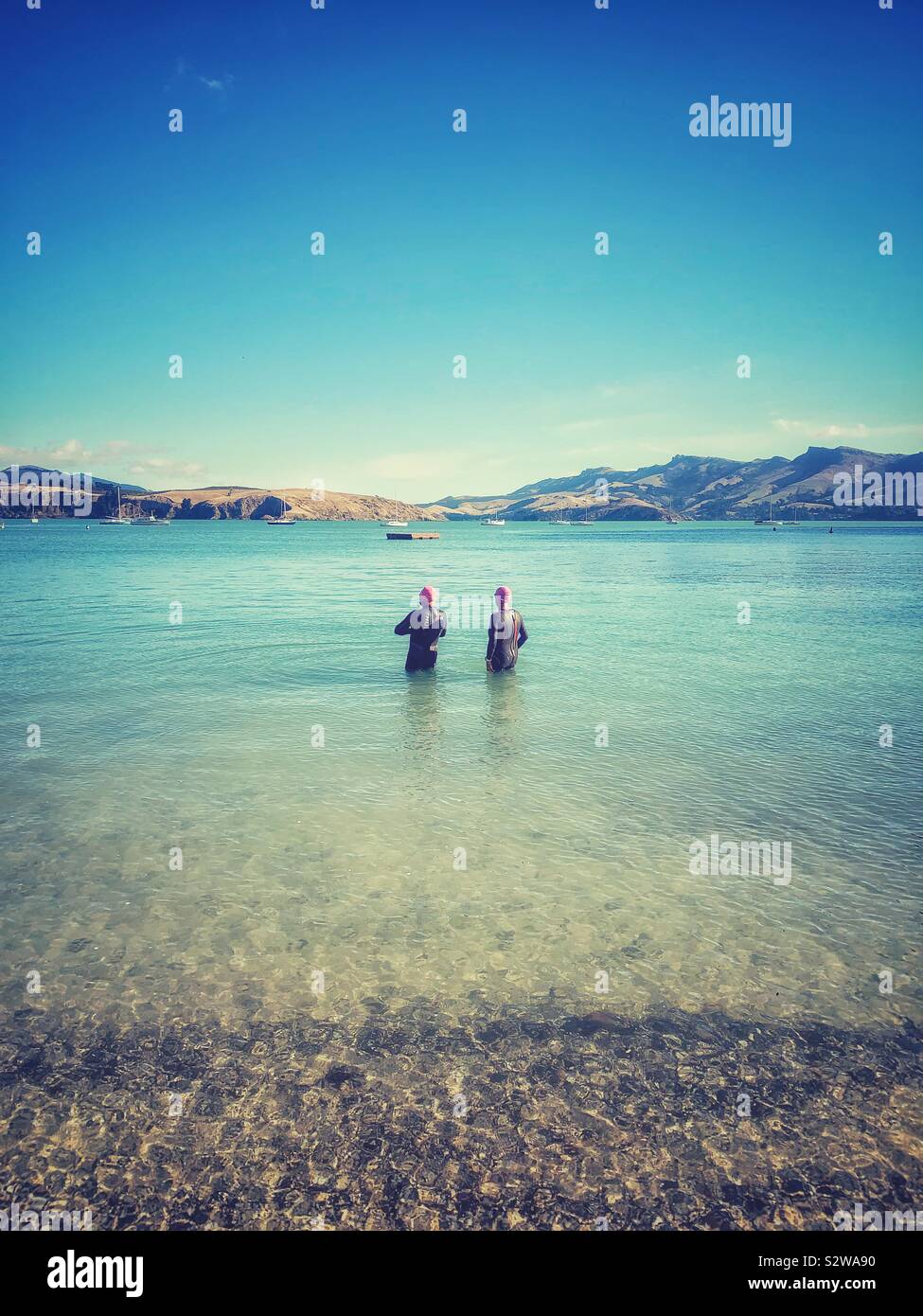 People swim outdoor hi-res stock photography and images - Alamy