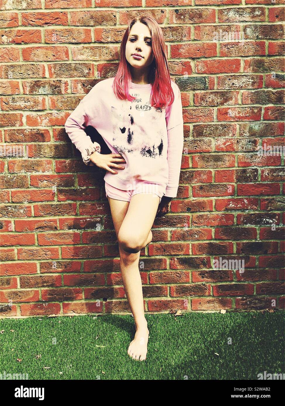 Girl chilling hi-res stock photography and images - Alamy