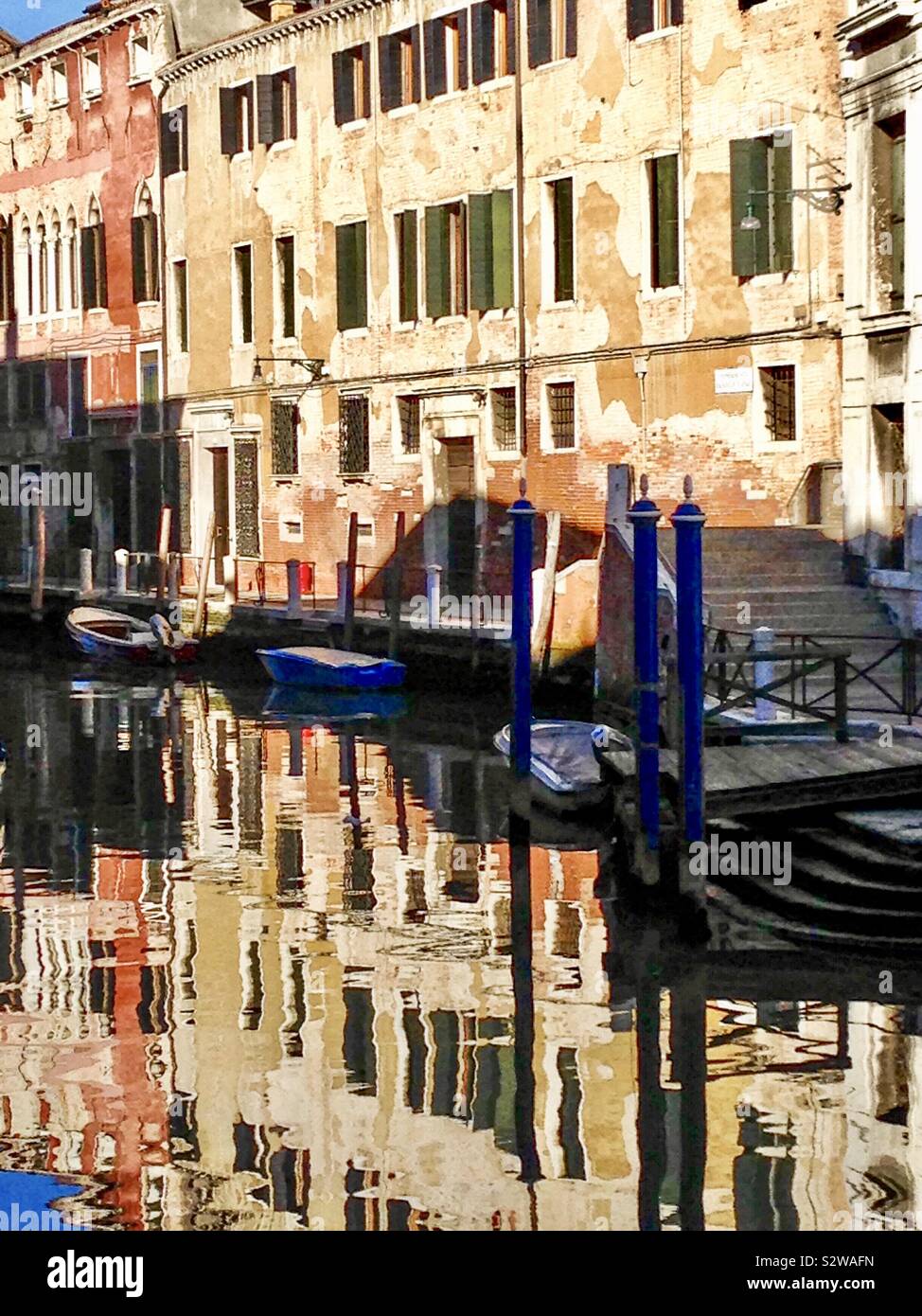 Venice reflections of buildings in the water Stock Photo - Alamy