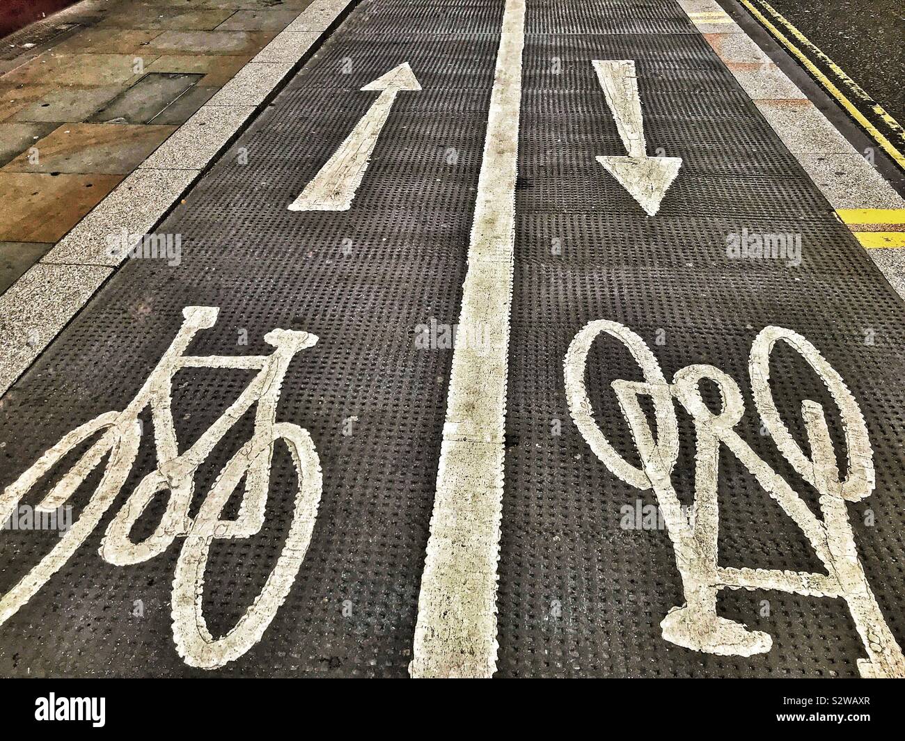 Road lane control markings hi-res stock photography and images - Alamy