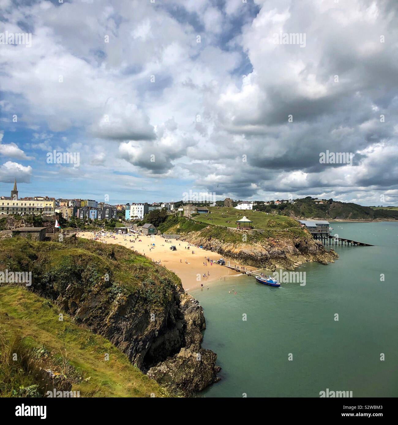 Tenby beach hi-res stock photography and images - Alamy