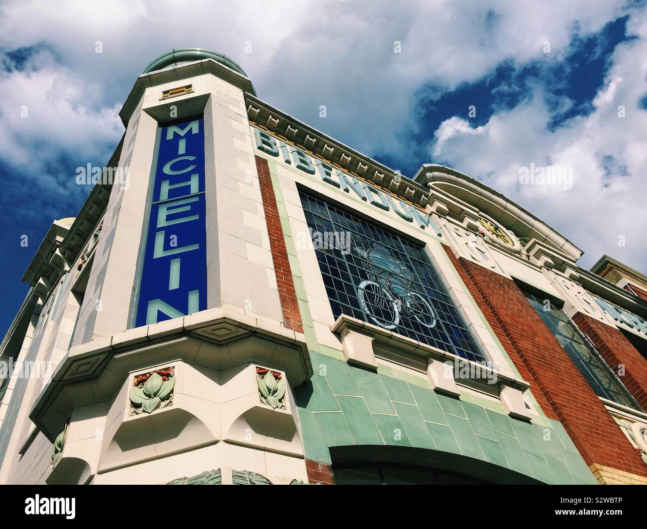 Michelin house hi-res stock photography and images - Alamy