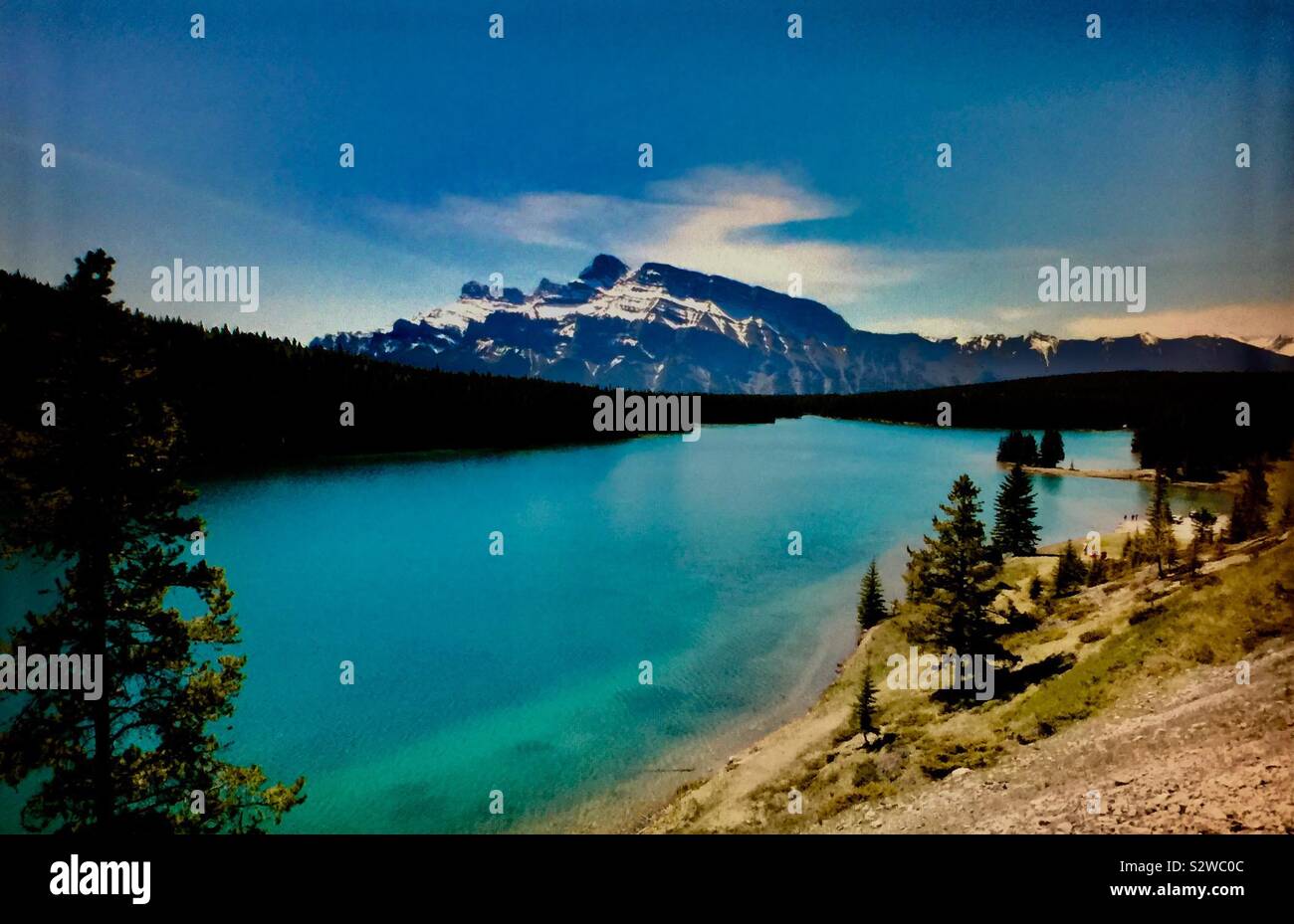 Two Jack Lake, Banff National Park, Alberta, Canada Stock Photo - Alamy