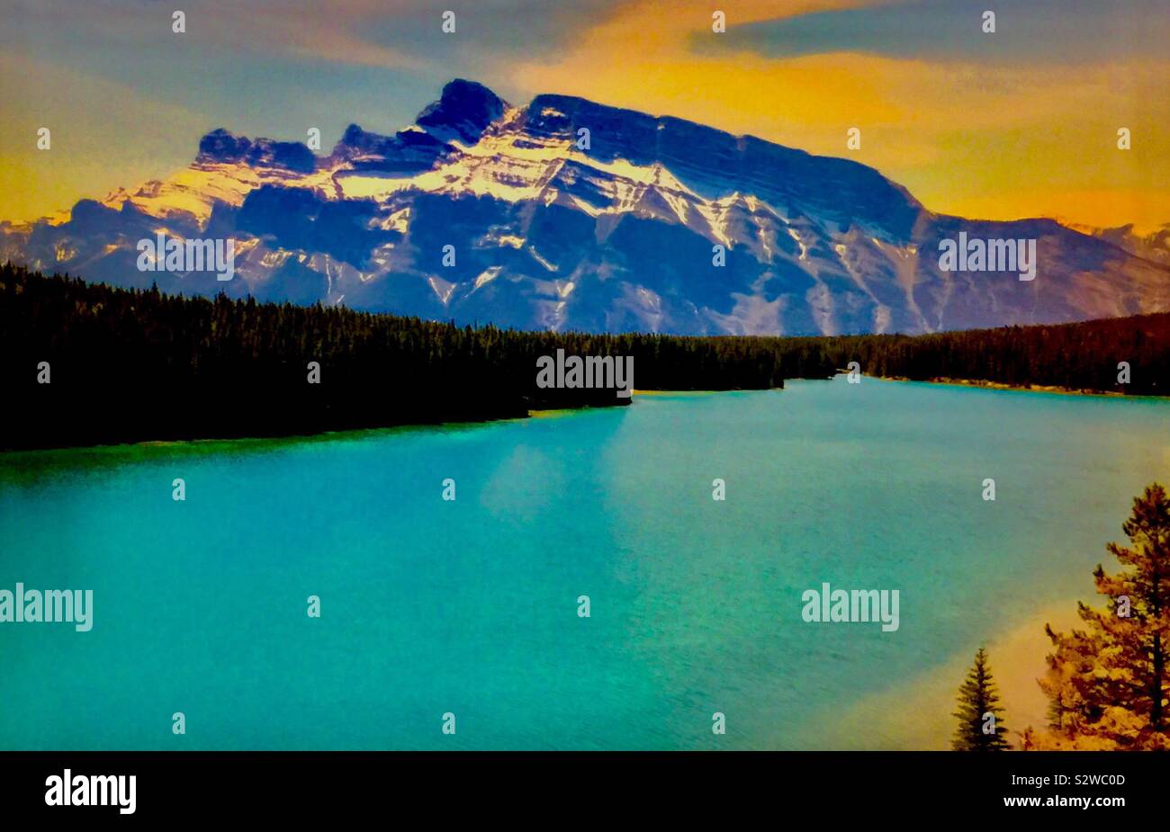 Two Jack Lake, Banff National Park, Alberta, Canada Stock Photo - Alamy