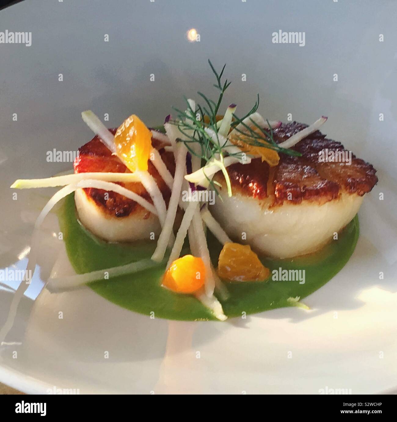 Seared scallops hi-res stock photography and images - Alamy