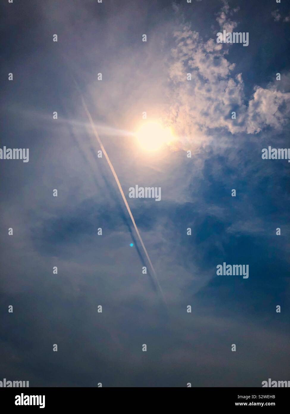Sun streaked hi-res stock photography and images - Alamy