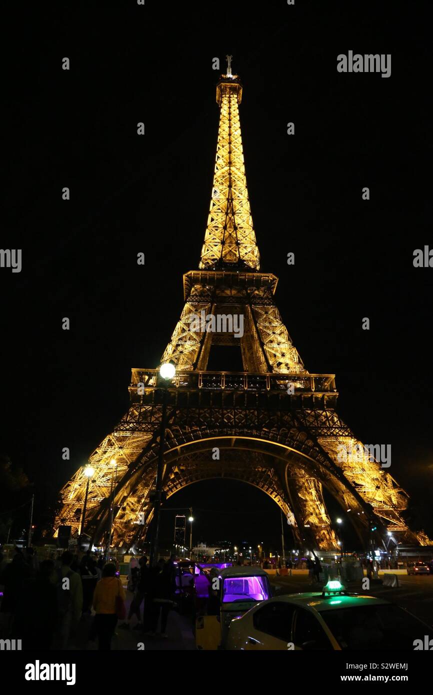Eiffel Tower Paris night time Stock Photo - Alamy
