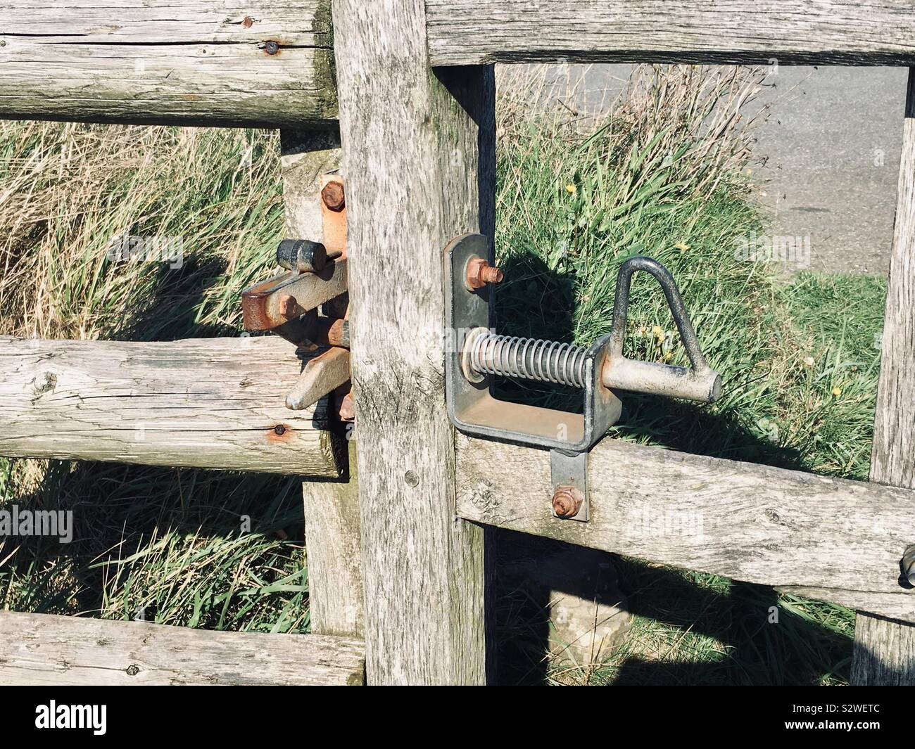 Old style gate lock hi-res stock photography and images - Alamy