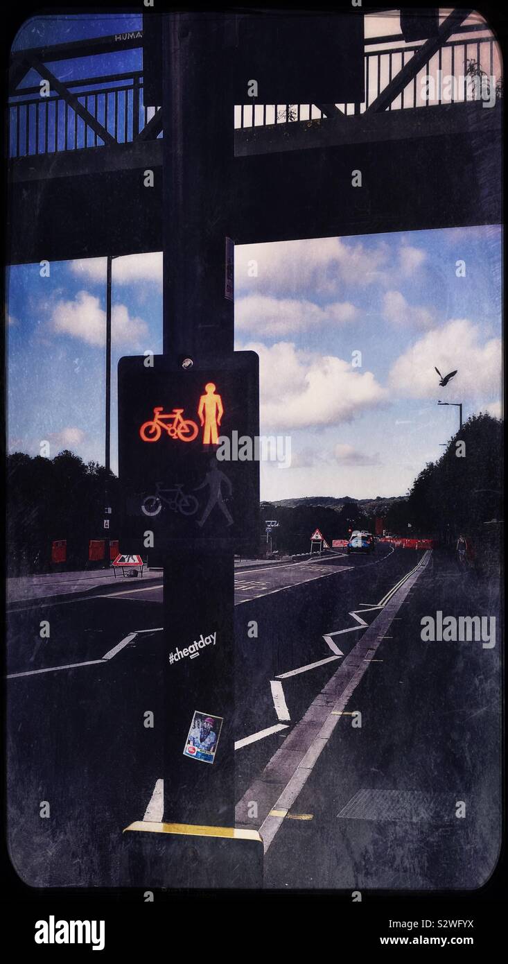 Pedestrian crossing man on red hi-res stock photography and images - Alamy