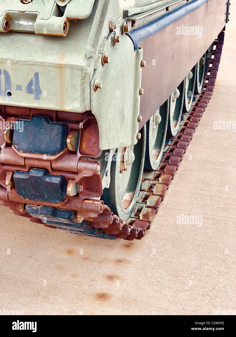 Tank tracks hi-res stock photography and images - Alamy