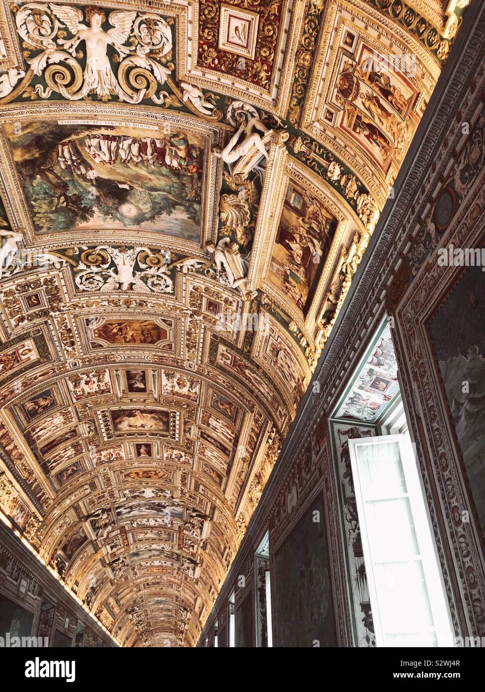 Angel ceiling hi-res stock photography and images - Alamy