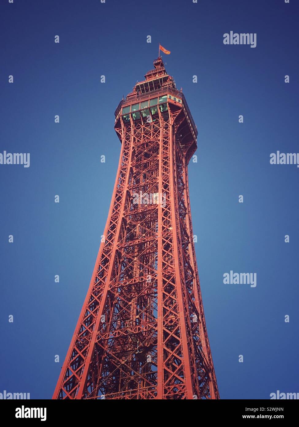 Blue blackpool tower hi-res stock photography and images - Alamy
