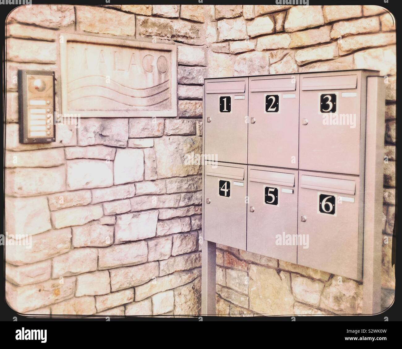 Mail entrance hi-res stock photography and images - Alamy