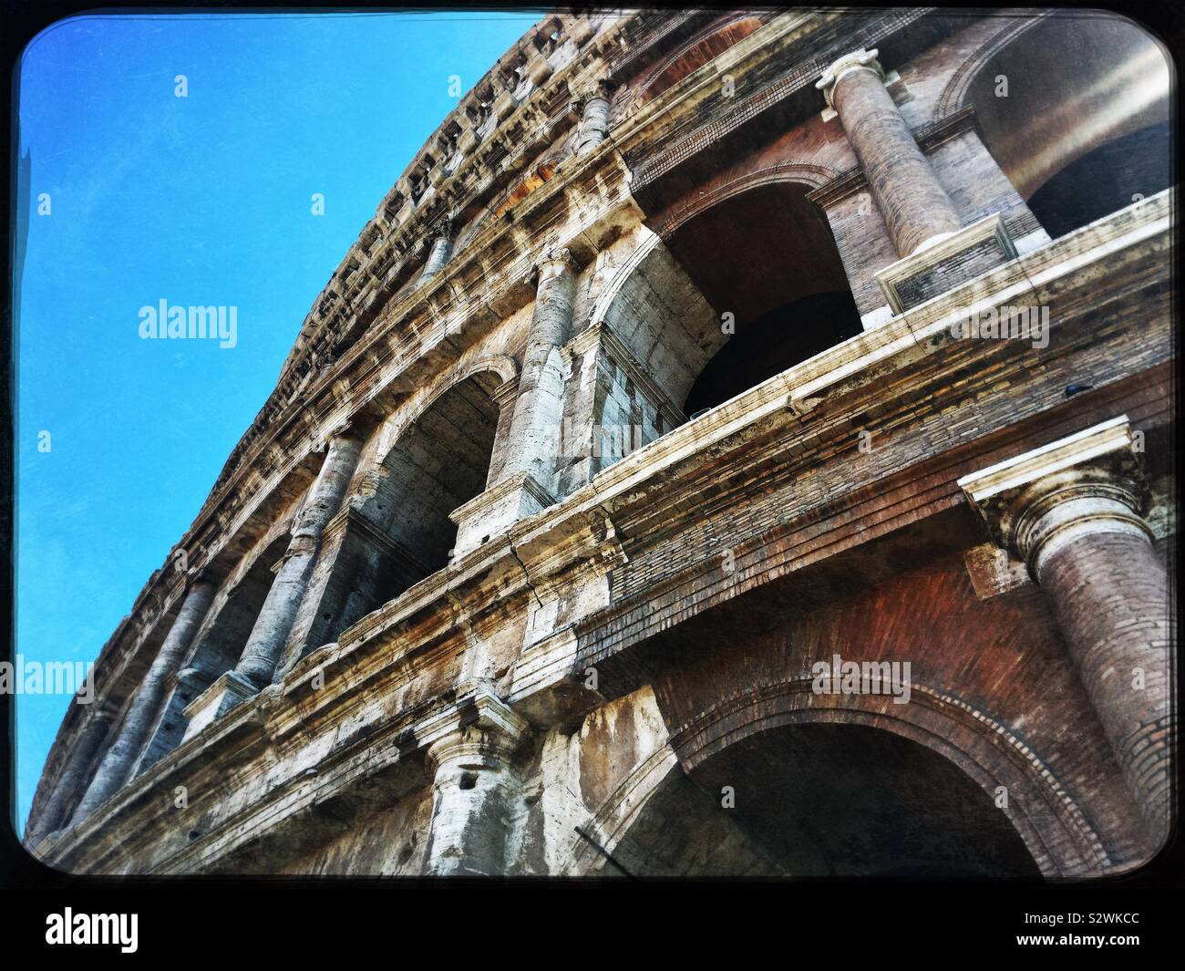 Outside view of the colosseum in Rome Stock Photo - Alamy