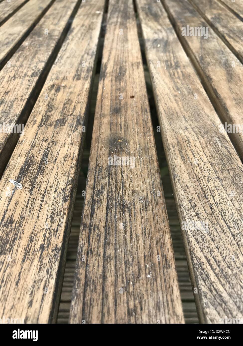 Lines on table hi-res stock photography and images - Alamy