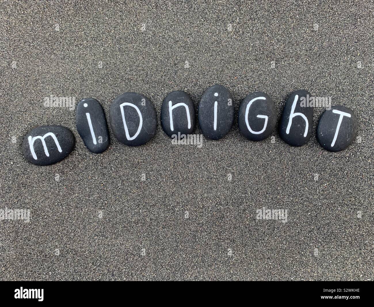 Midnight wallpaper hi-res stock photography and images - Alamy