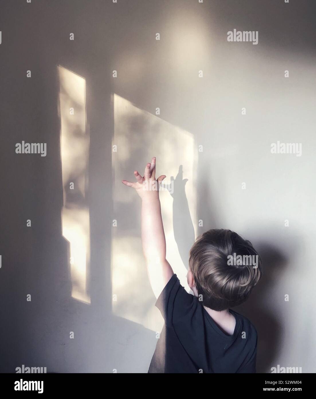 Shadow of sun hi-res stock photography and images - Alamy