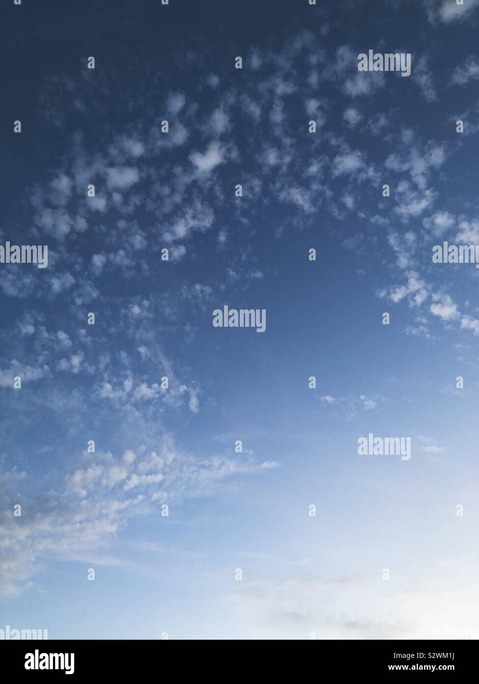 Dotted cloud hi-res stock photography and images - Alamy