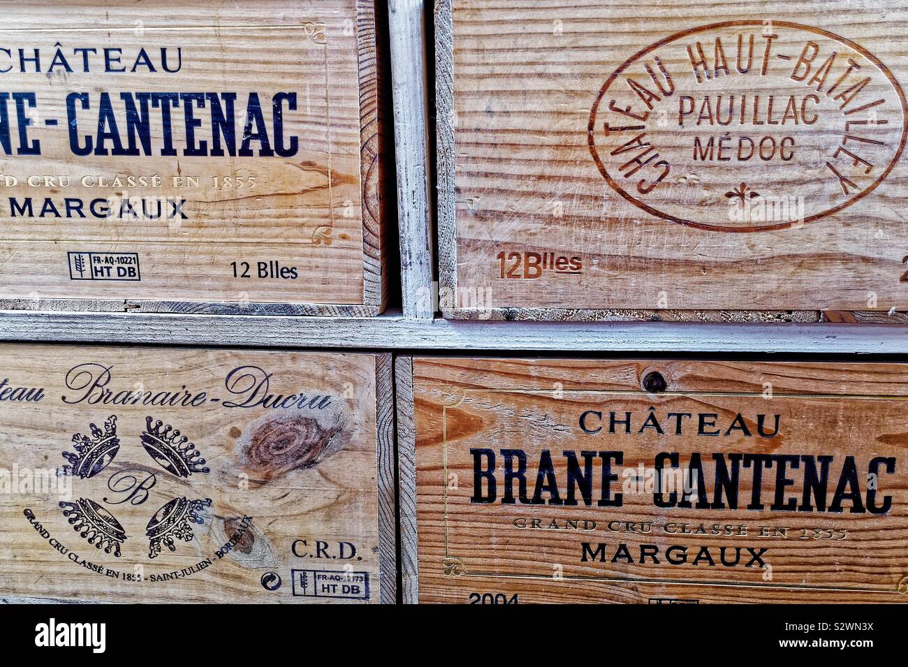 Empty wooden boxes hi-res stock photography and images - Alamy