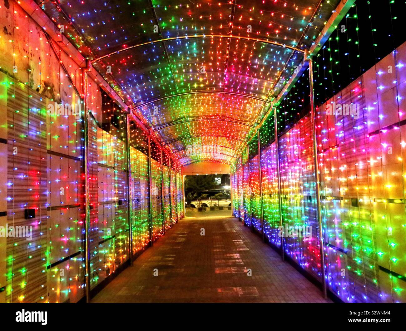 Walkway passage hi-res stock photography and images - Alamy