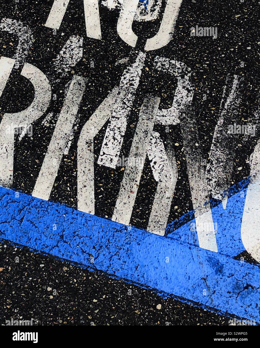 Overlapping letters hi-res stock photography and images - Alamy