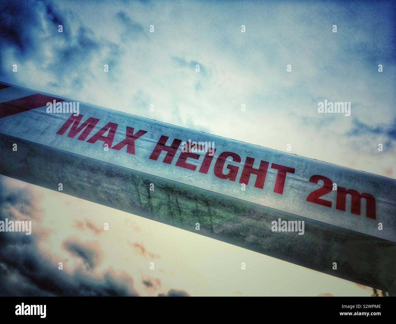 Max heigh 2m hi-res stock photography and images - Alamy