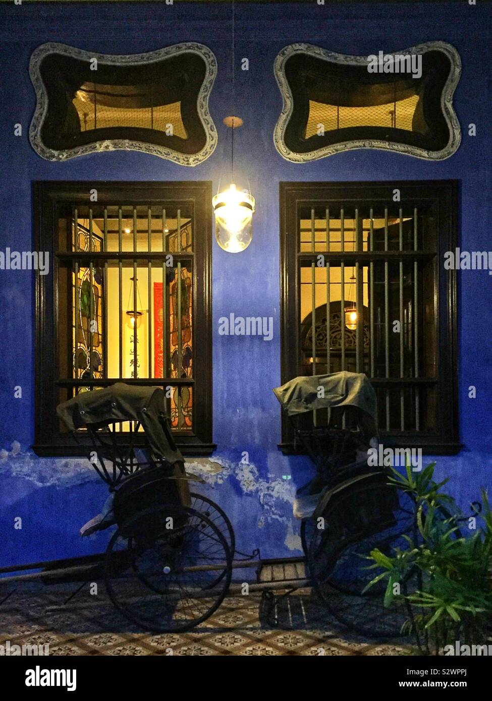 The distinctive indigo stucco of Cheong Fatt Tze (aka The Blue Mansion ...