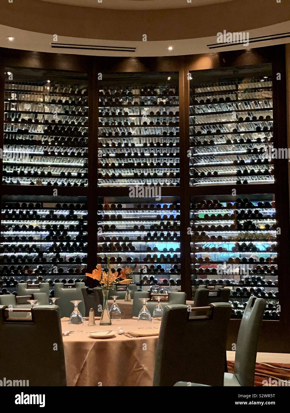 Glass racks hi-res stock photography and images - Alamy