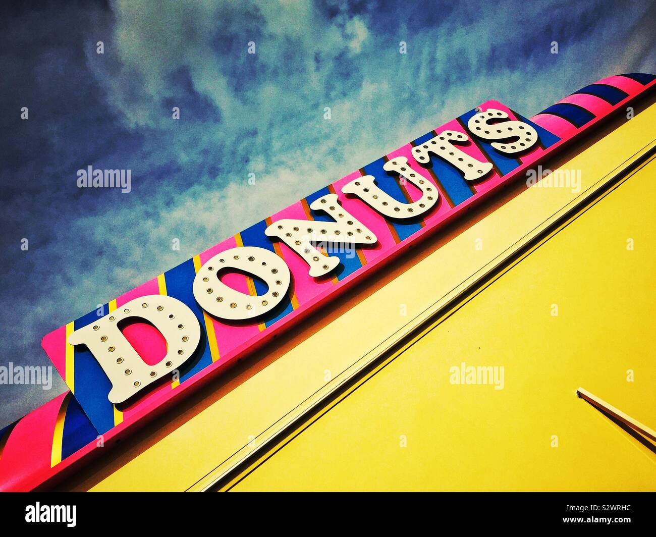 Donuts sign hi-res stock photography and images - Alamy