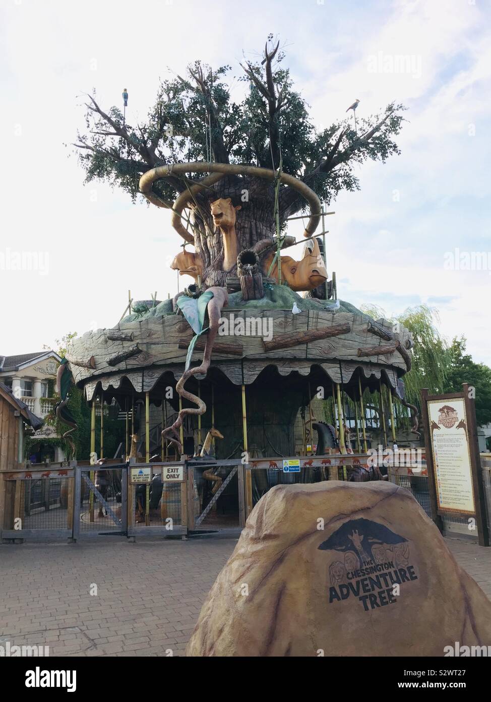 The adventure tree ride at chessington world of adventures Aug 2019 ...