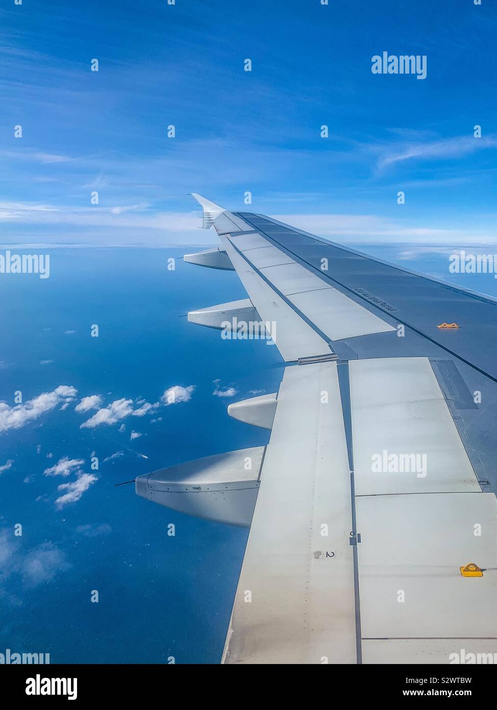 Airbus A320 in flight Stock Photo - Alamy
