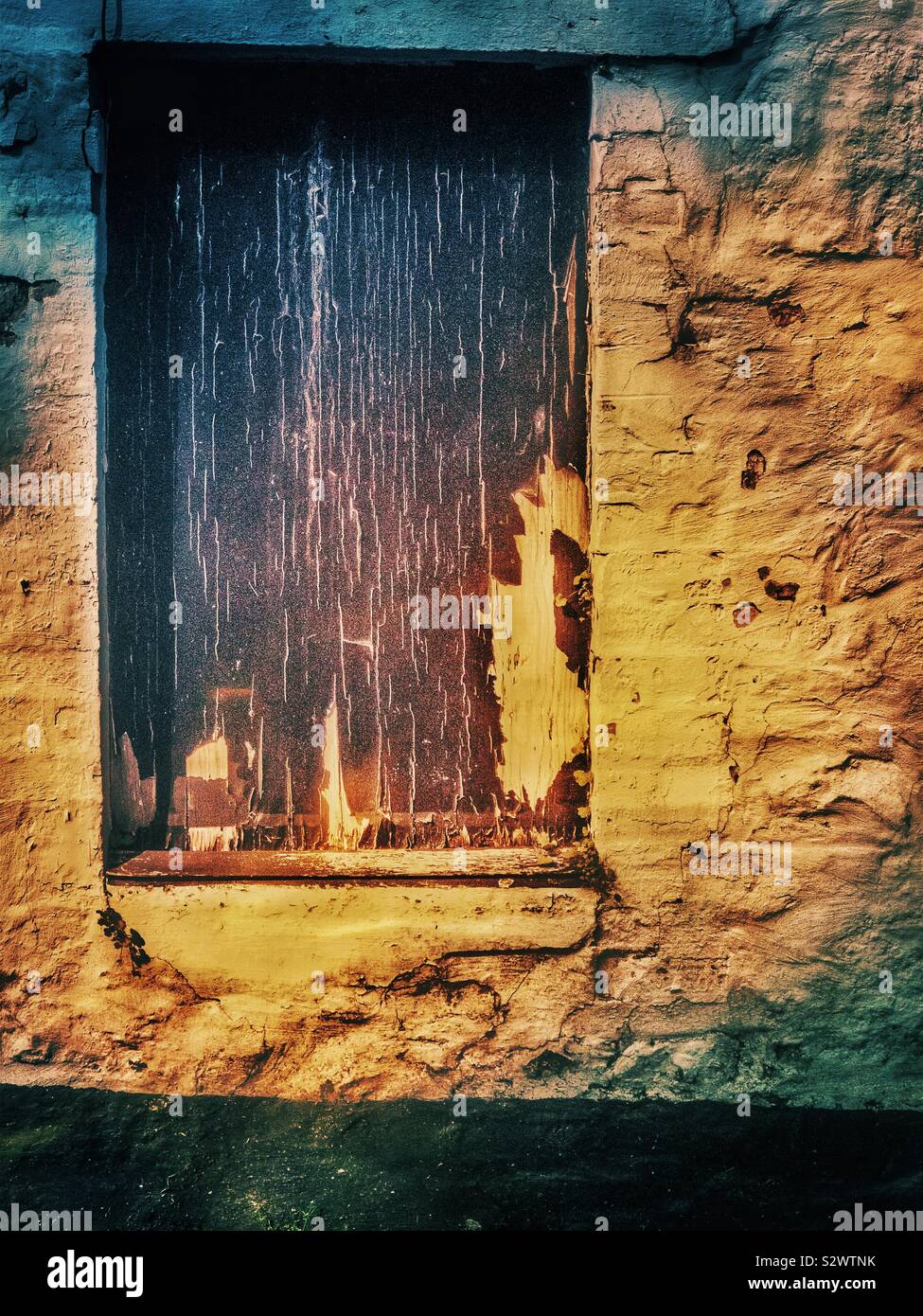 Boarded up window in old building Stock Photo - Alamy