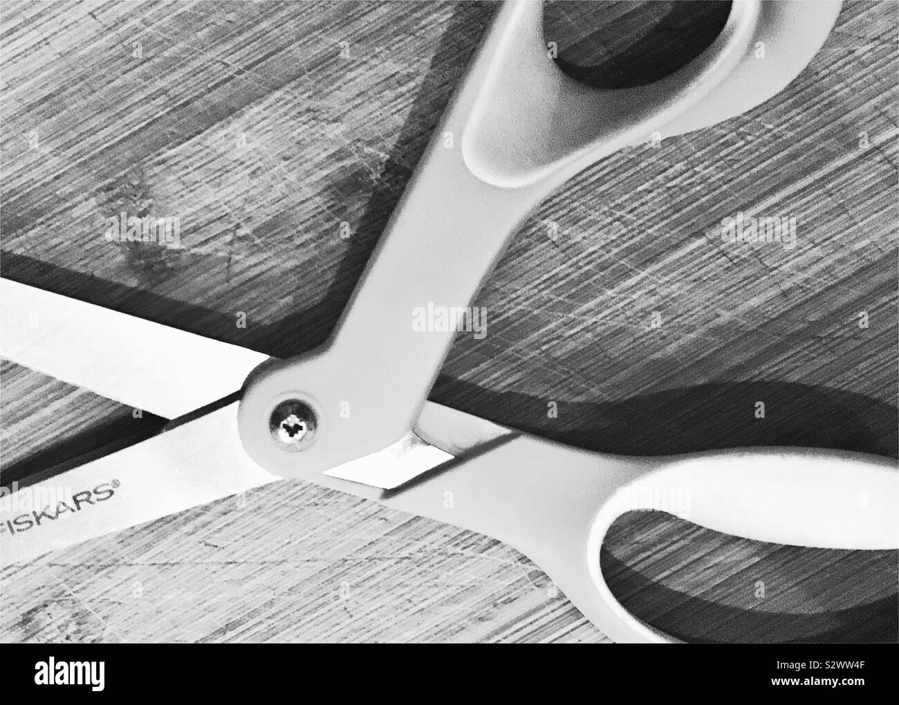 Kitchen scissors hi-res stock photography and images - Alamy