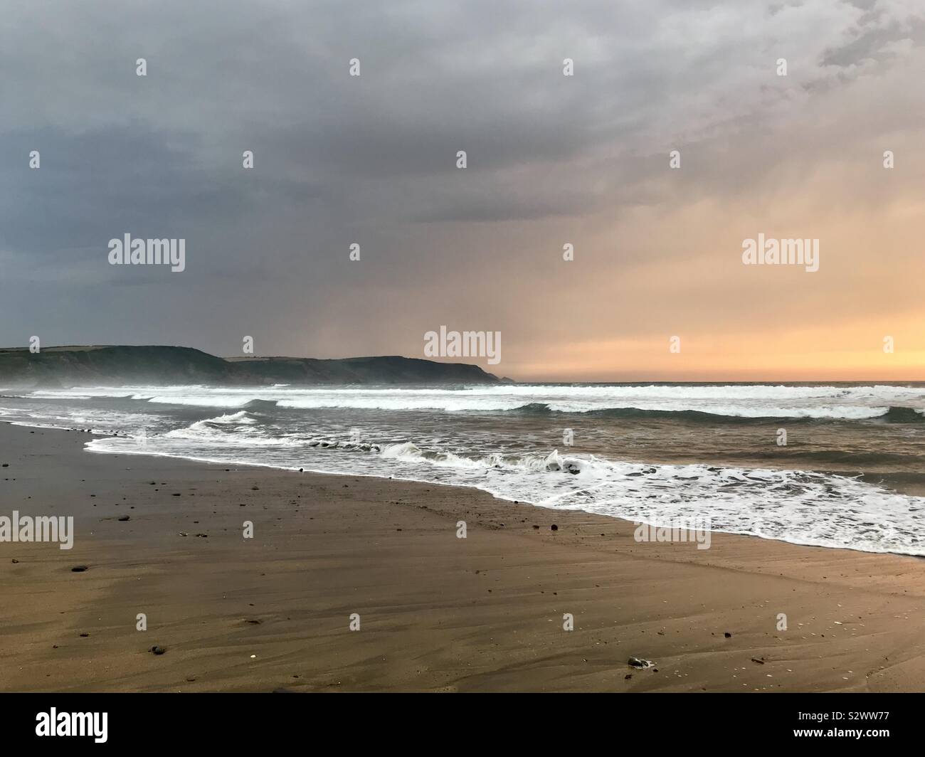 Cornwall beach sunset hi-res stock photography and images - Alamy