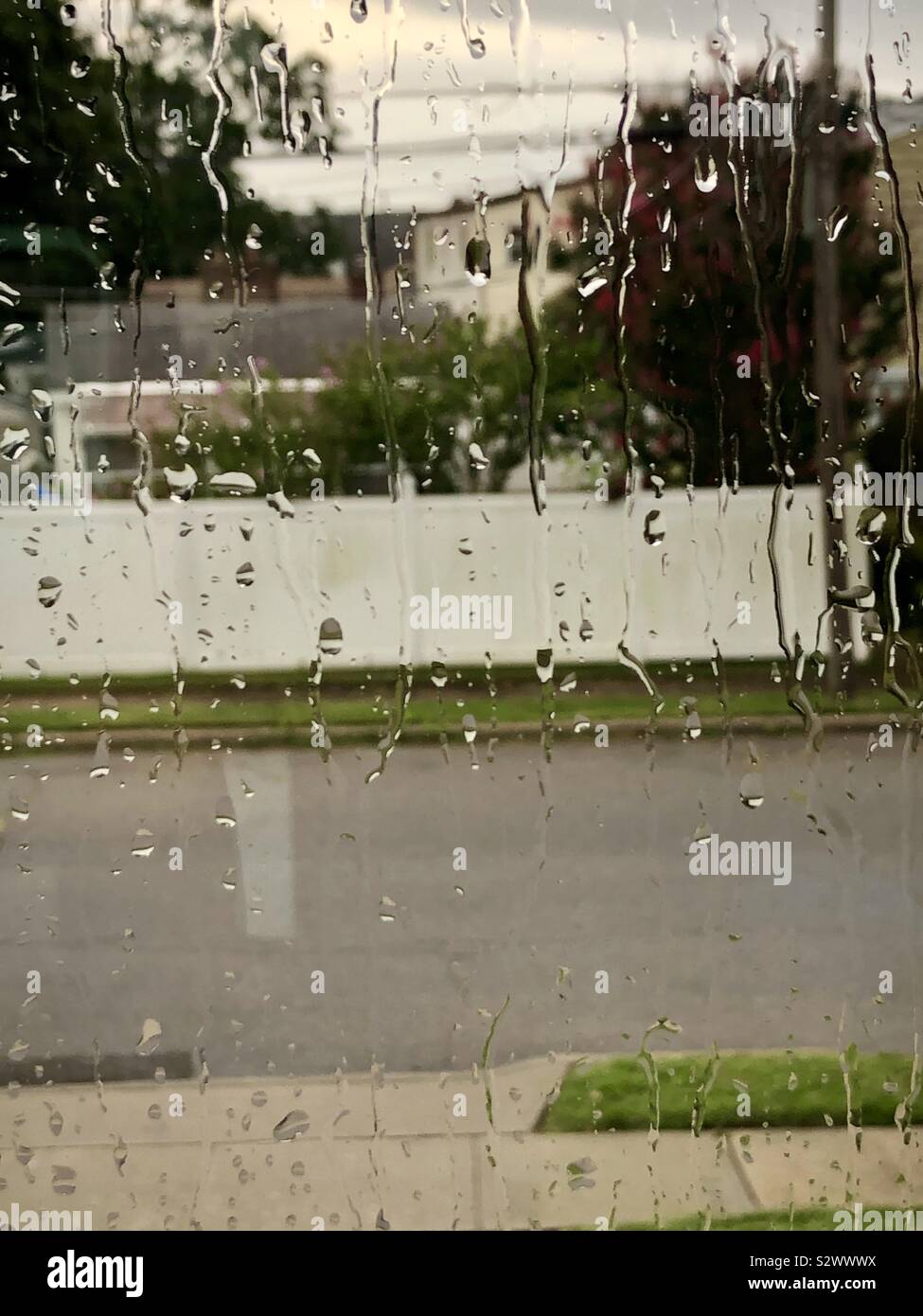 Water dripping window hi-res stock photography and images - Alamy