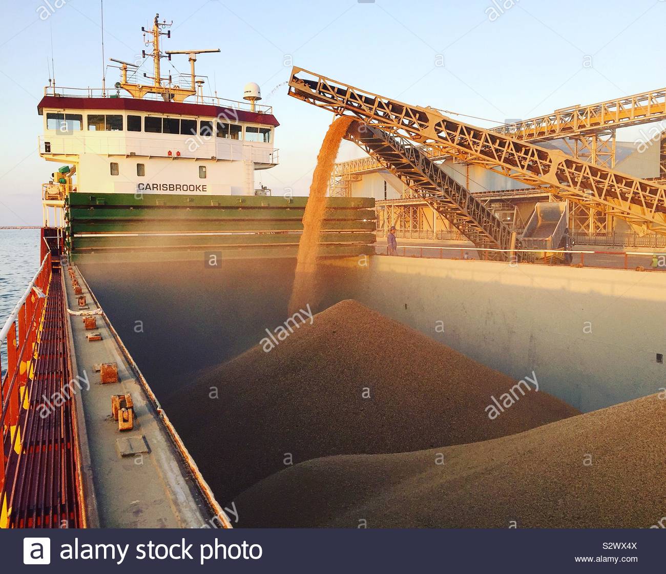 Bulk Cargo Loading Stock Photos & Bulk Cargo Loading Stock Images - Alamy