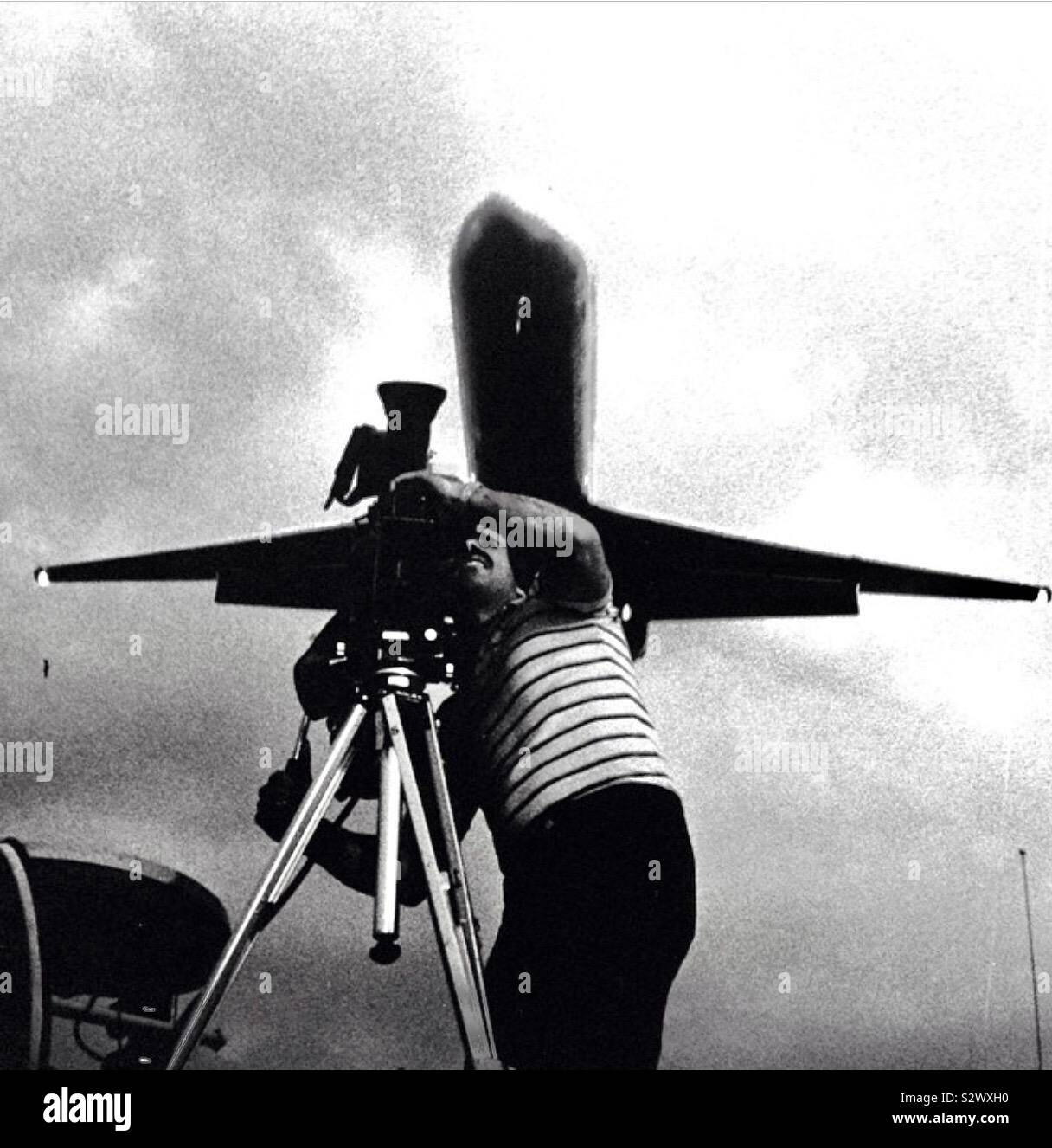 Airplane watching hi-res stock photography and images - Alamy