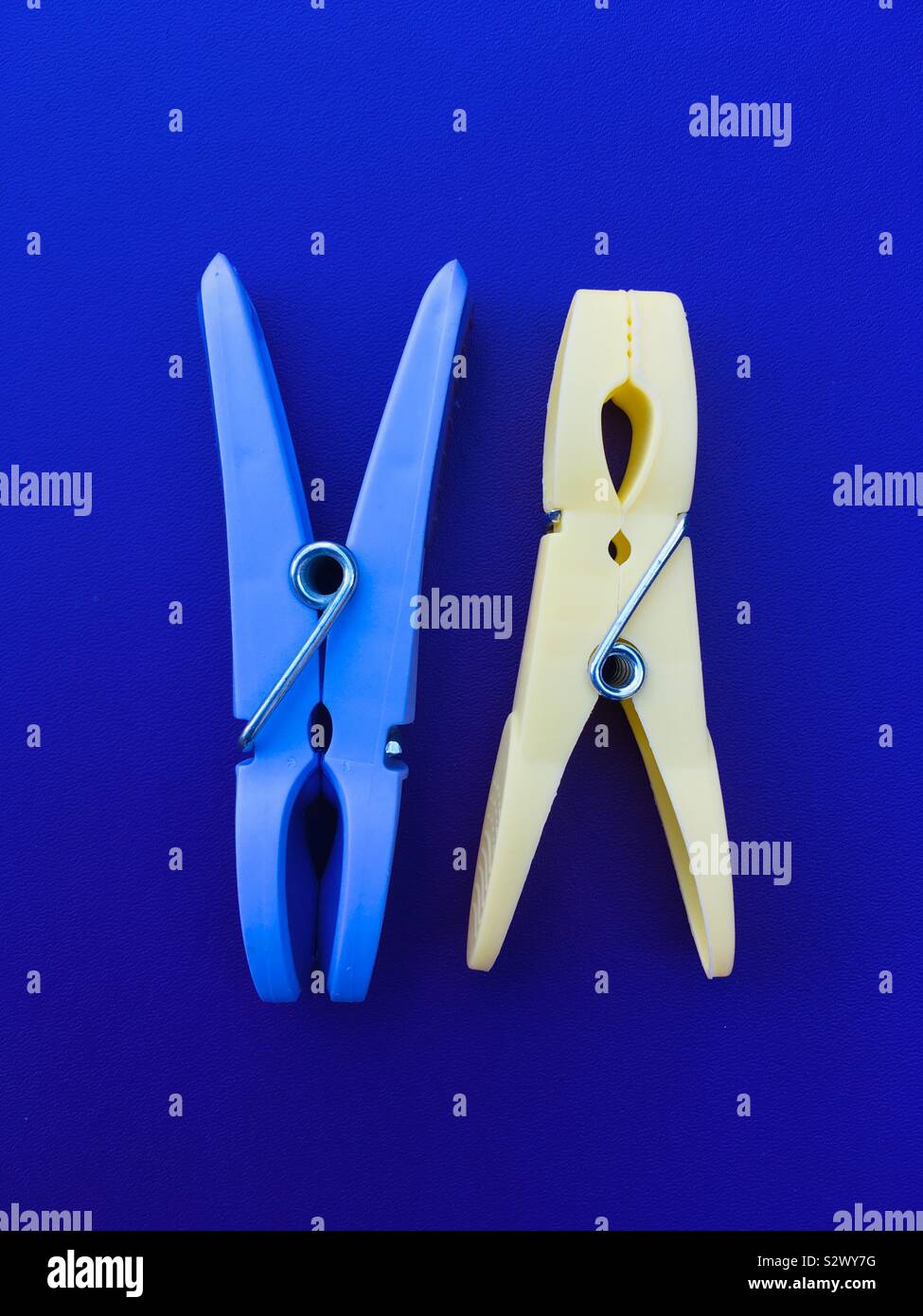 Yellow pegs hi-res stock photography and images - Alamy